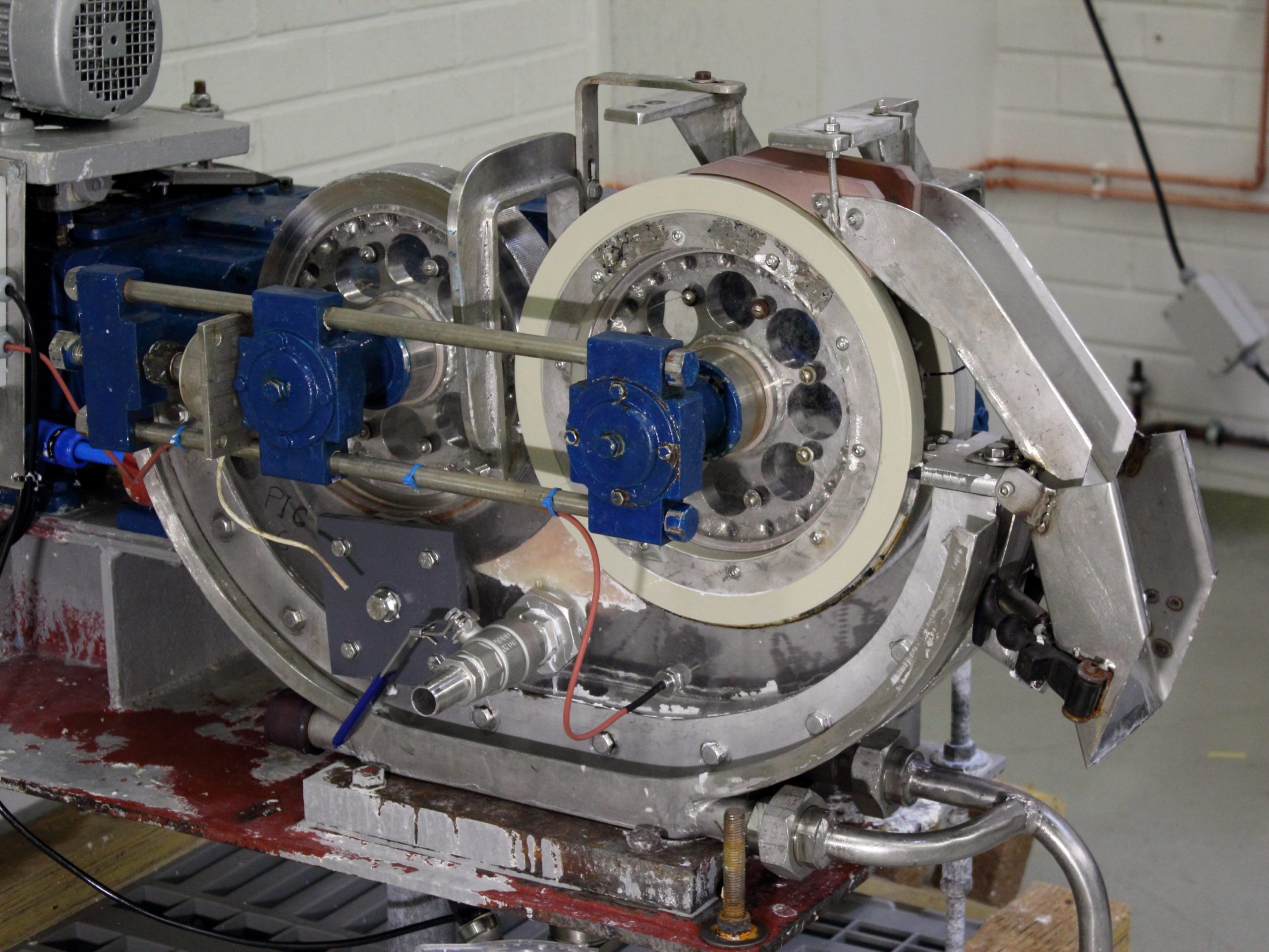 Pulps in an AC press push the limits of Darcy’s law | SciTech-Service Oy